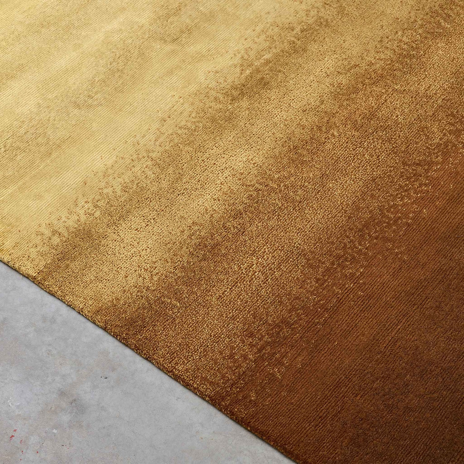 Gradient | Oxide - Tappeti Fine Handcrafted Rugs + Carpets